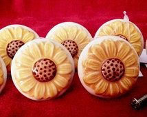 Popular items for sunflower knobs on Etsy