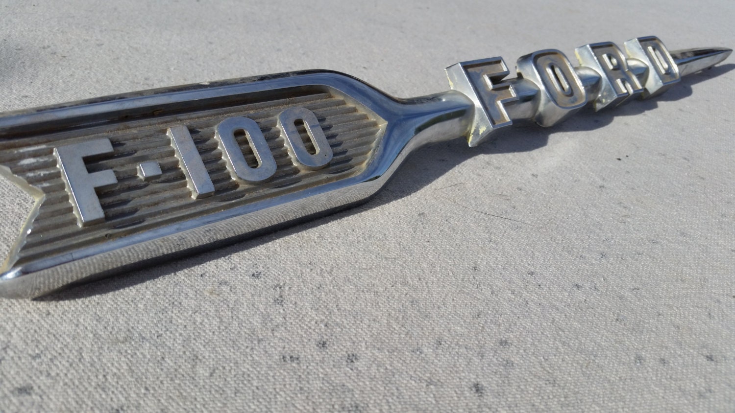 1960 Ford F100 Metal Emblem