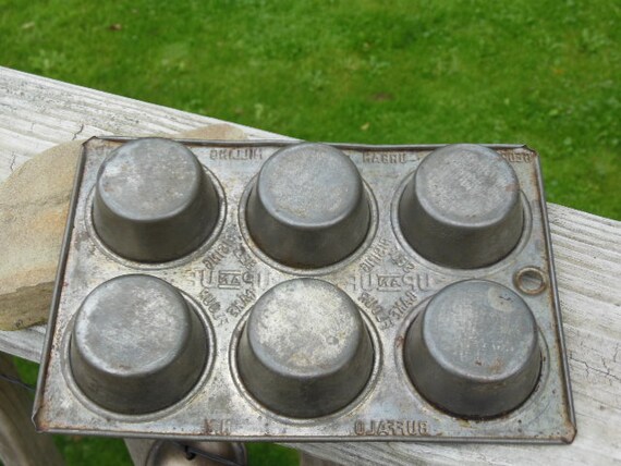 vintage George Urban Milling Company muffin tin Buffalo NY
