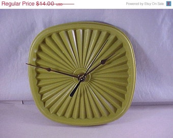Popular items for tupperware lid on Etsy