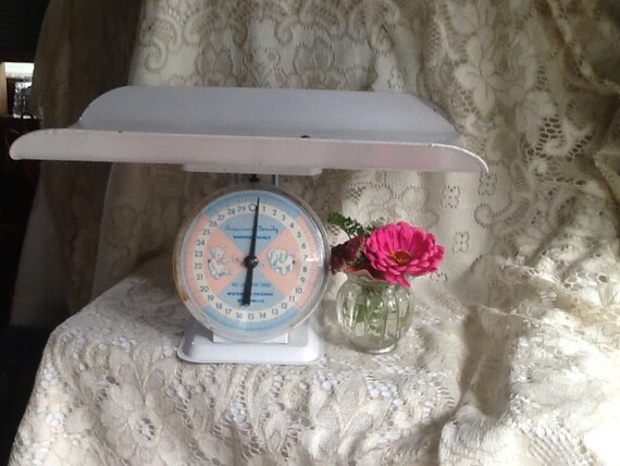Vintage Nursery Scale / Baby Scale / Nursery Decor / Vintage