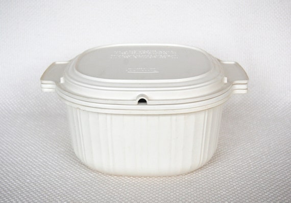 Vintage Rubbermaid Microwave Cookware 3 Quart Casserole