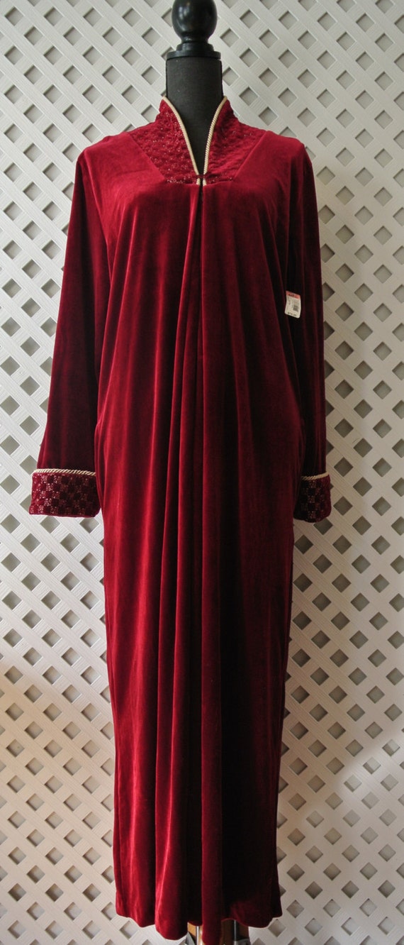 NWT Adonna Women's Robe Homedress Red Long by SmartSquirrel