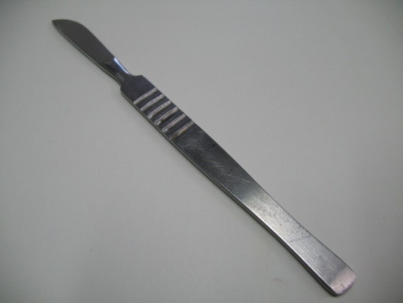 scalpel with big fixed blade. used special by ItalianBookAndCo