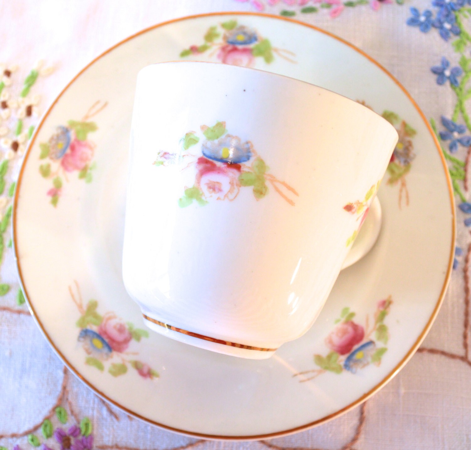 floral handpainted victorian cup and saucer. – Haute Juice