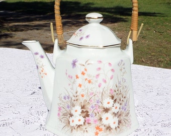 Sadler Teapot King Arthur Hero and Legend by VintageGlassEscape