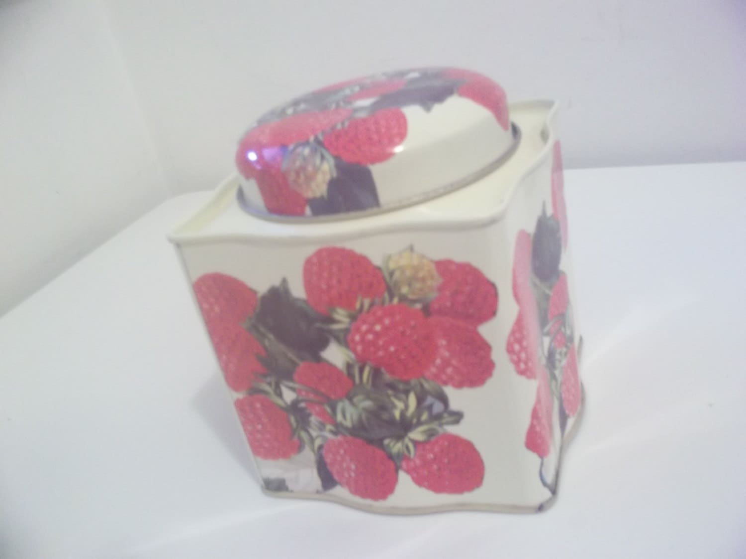 Vint. Berries Tin, Tin with Rasberries,Metal Tea Box, Storage Tin ...