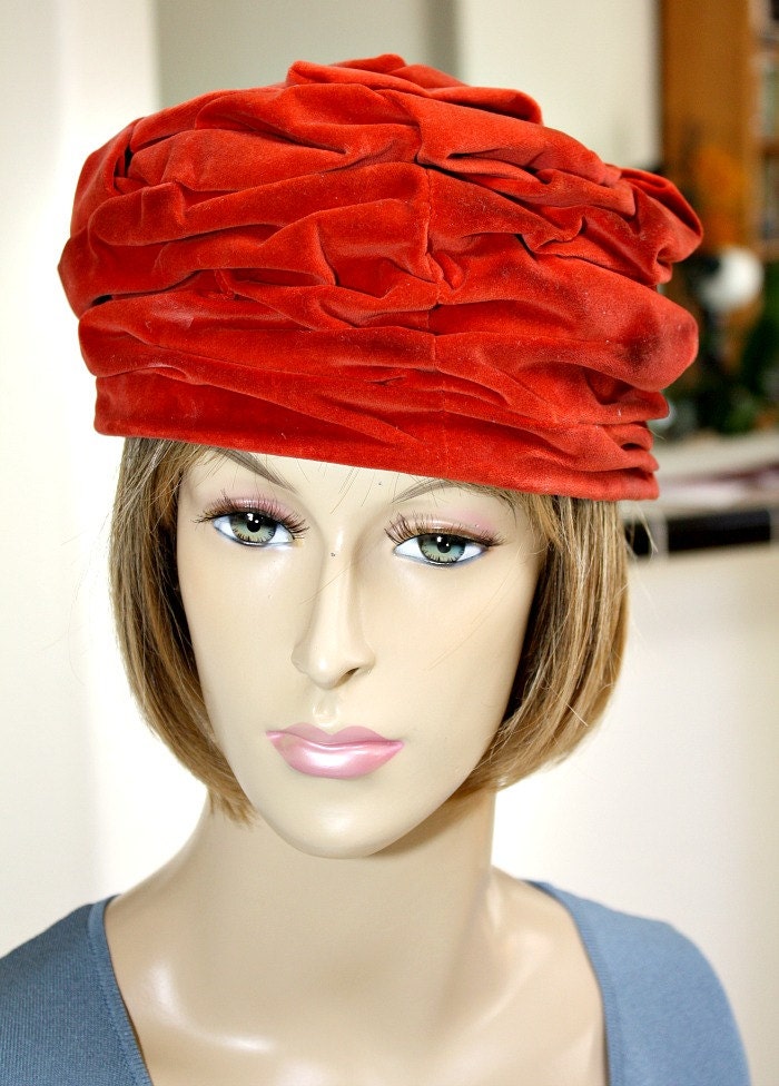 Vintage Burnt Rusty Red Velvet Hat – Pleated – MOD Style 60’s – Art ...