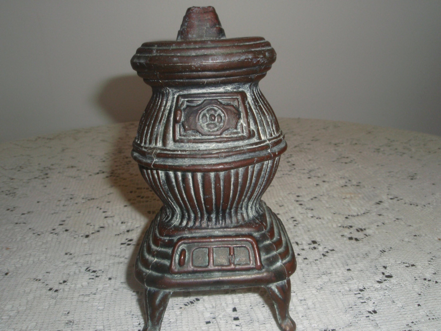 Vintage Brass Pot Belly Stove Bank. Miniature Rustic Brass pot belly ...