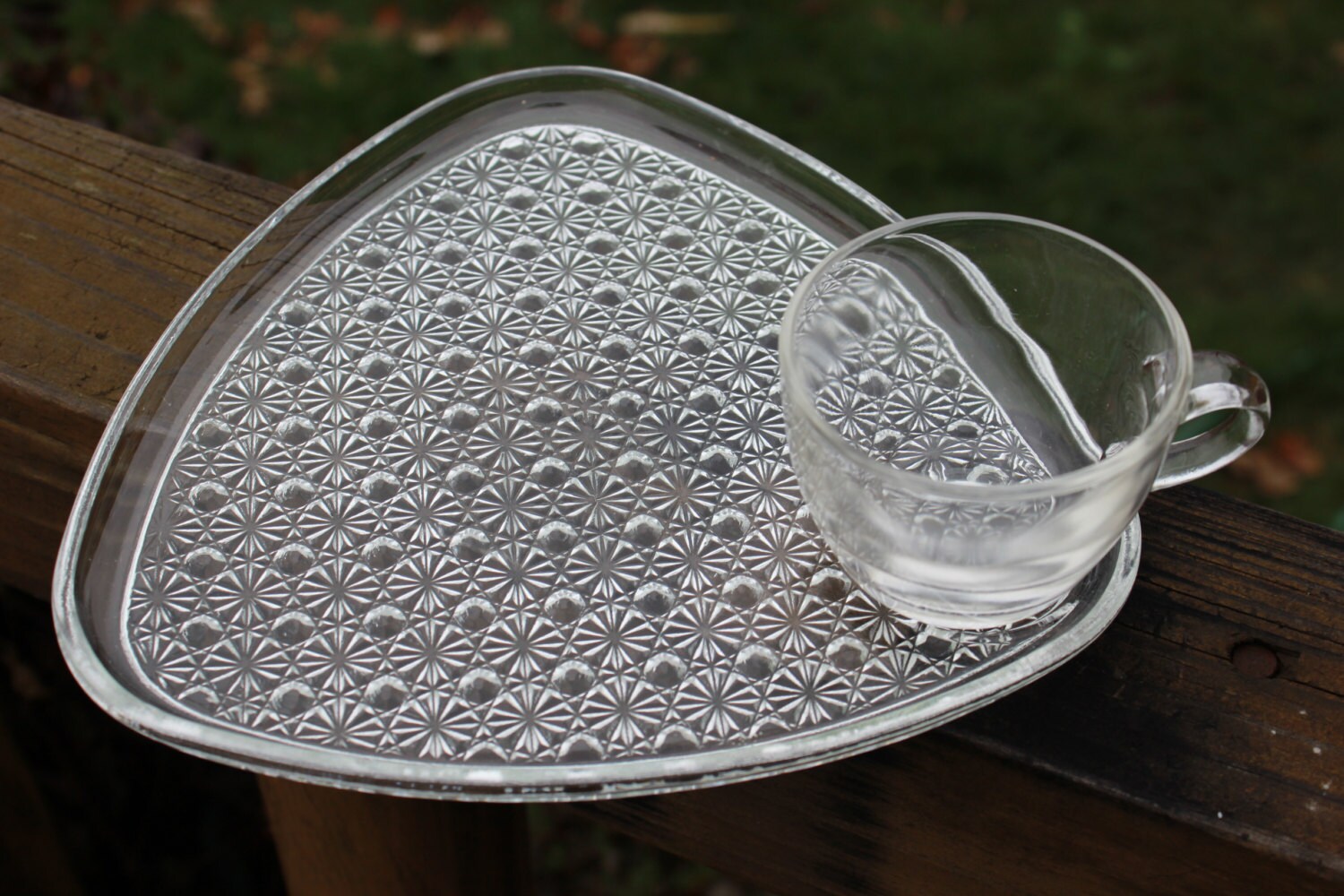 4 Vintage Daisy button clear snack trays w/ cups, Mid century modern ...