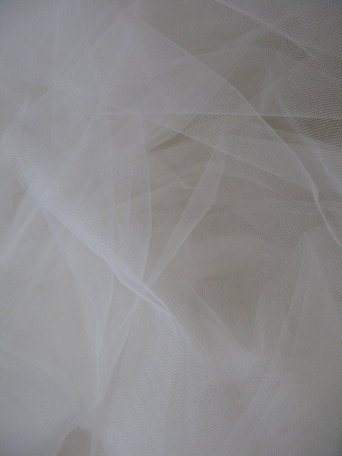 Superfine Italian tulle 3m wide 118 inches wide pale