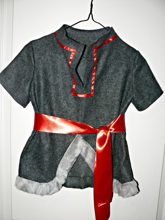 DIY Kristoff Costume for Adults | Sweet T Makes Three