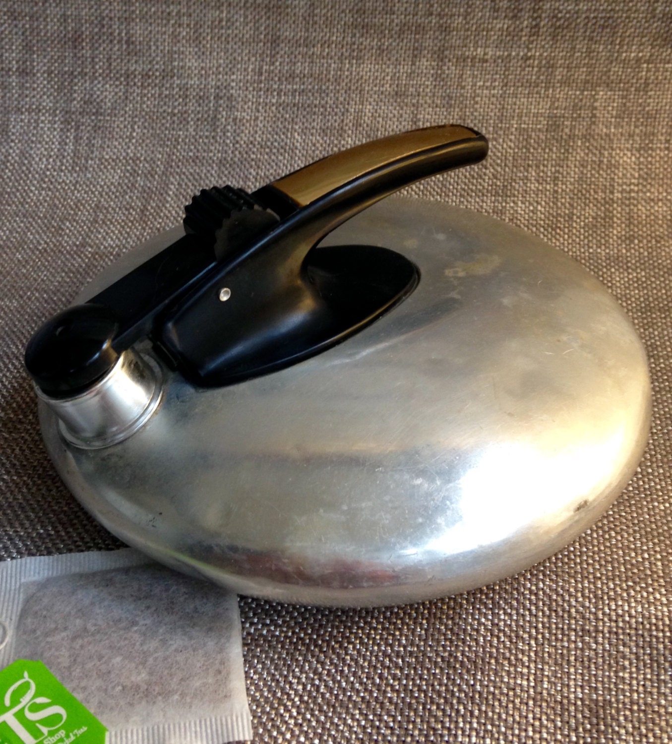 Funky Retro Spaceship-Shaped Aluminum Teapot, Made in Japan! – Haute Juice