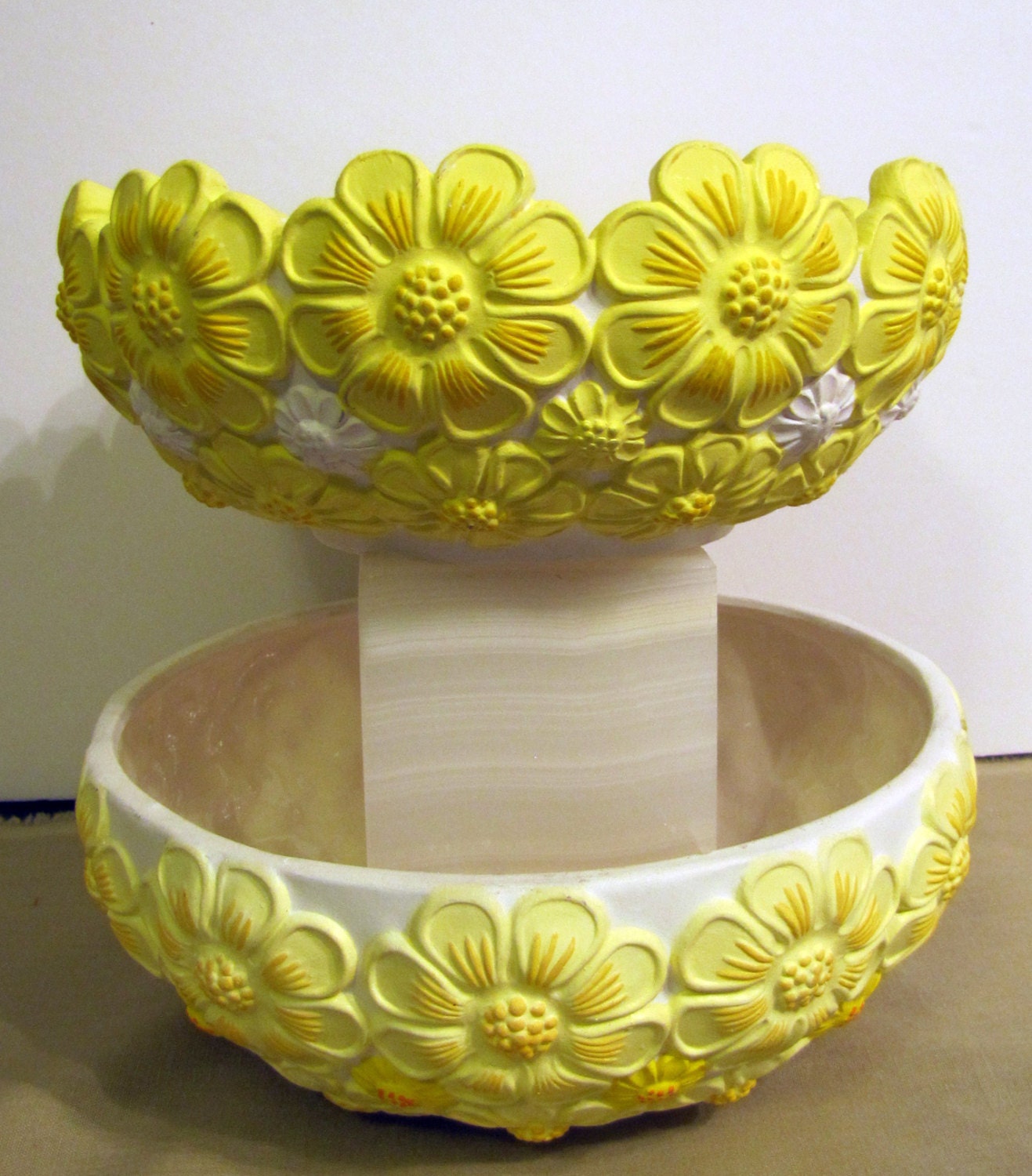 Two vintage hand painted daisy serving bowls, yellow, ceramic, flowers ...