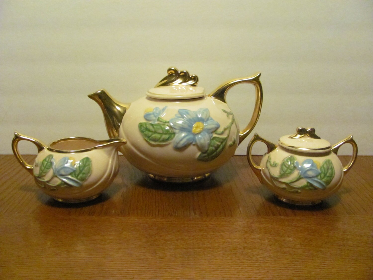 Hull Blue Magnolia Pink Teapot Tea Set Creamer Sugar Bowl