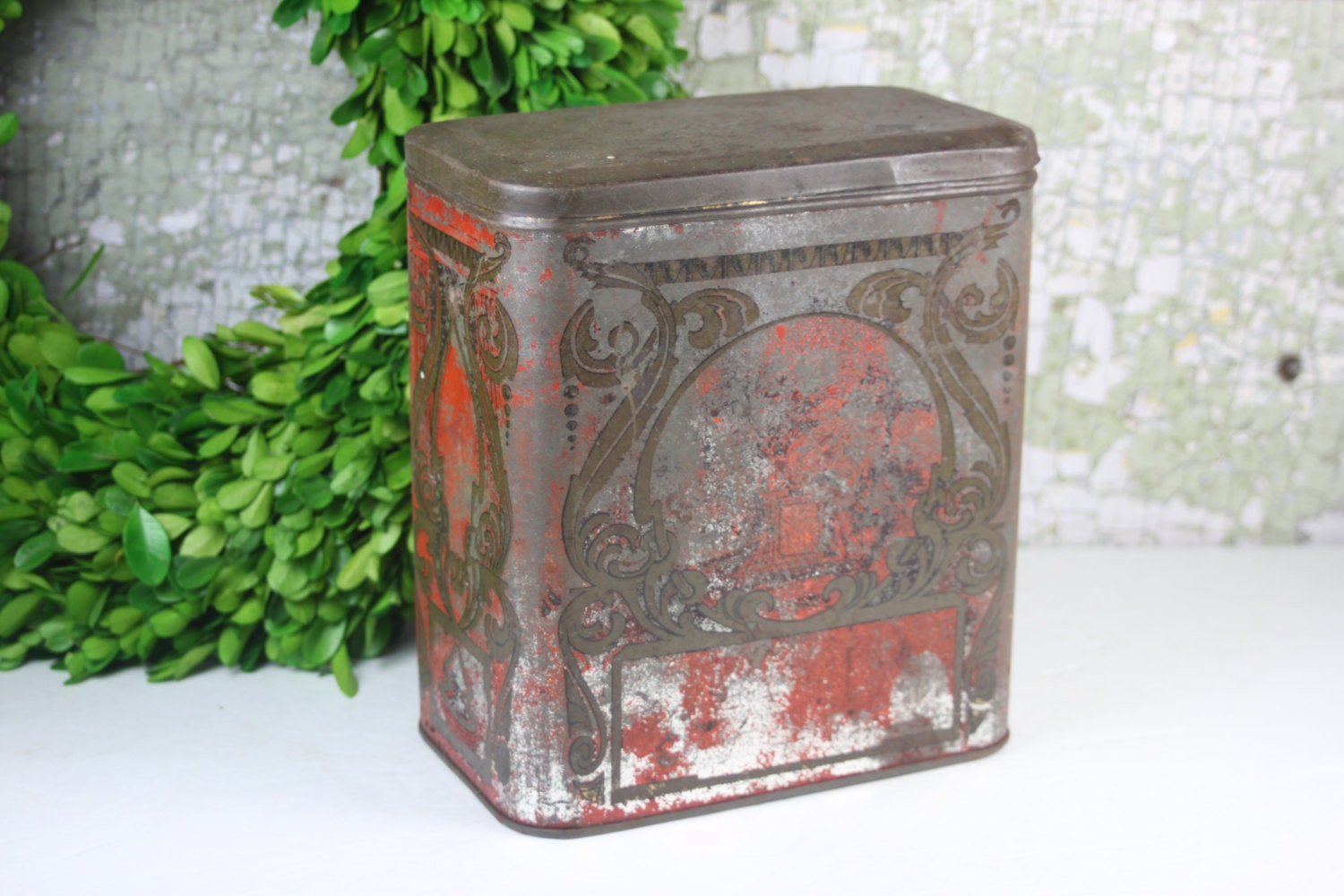 Vintage Chippy Red Tin with Hinged Lid – Haute Juice