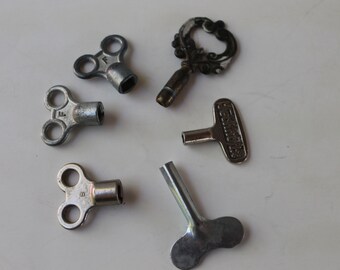 Popular items for wind up key on Etsy