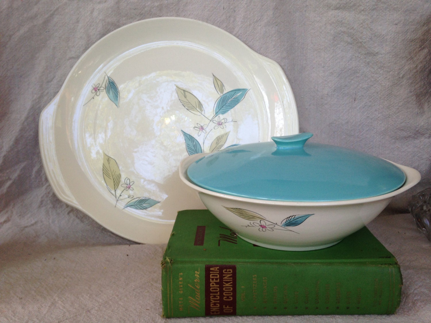 1950s Salem Biscayne 13″ Chop Plate and Covered Vegetable Casserole ...