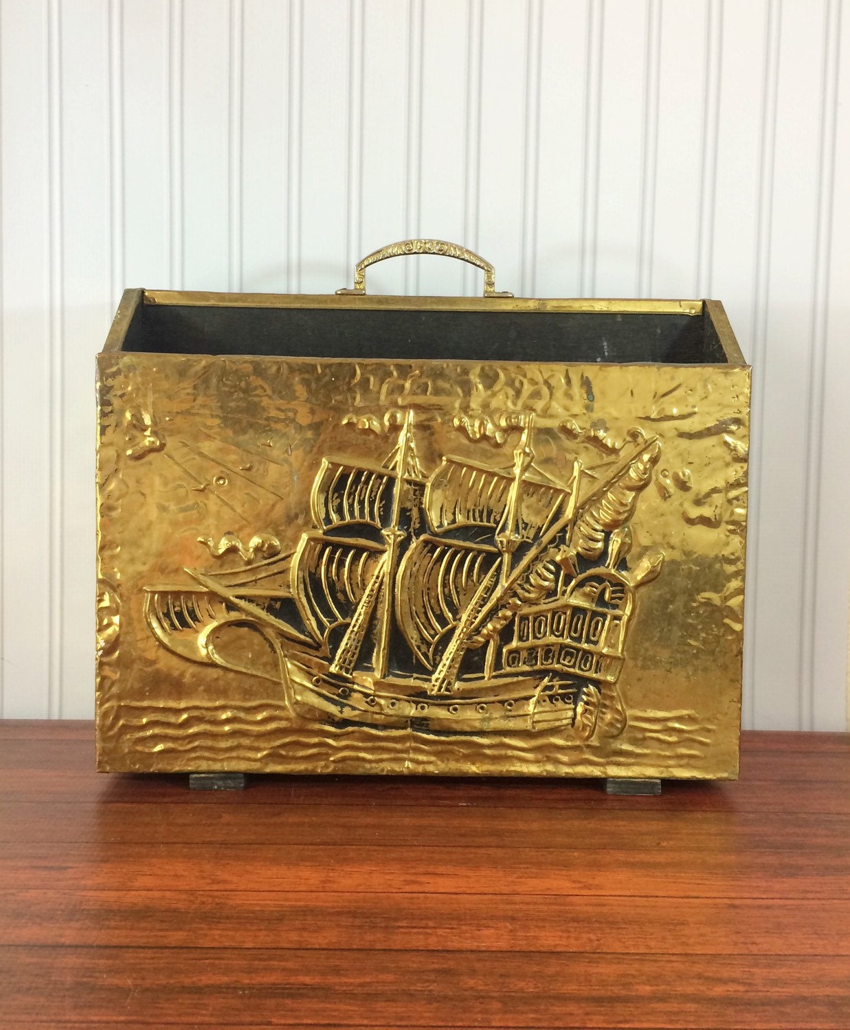Gold Pressed Metal Ship Magazine Holder – Vintage – Haute Juice