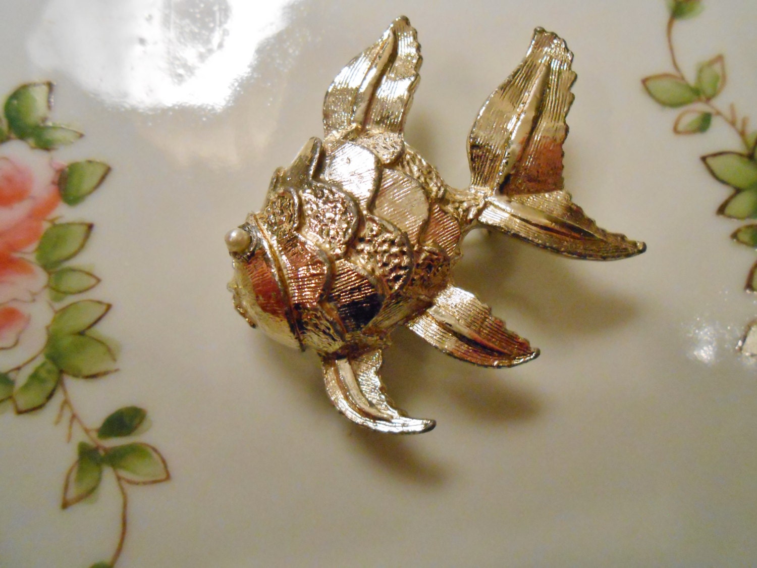 Figural Goldfish Brooch with Pearl Eye – Haute Juice