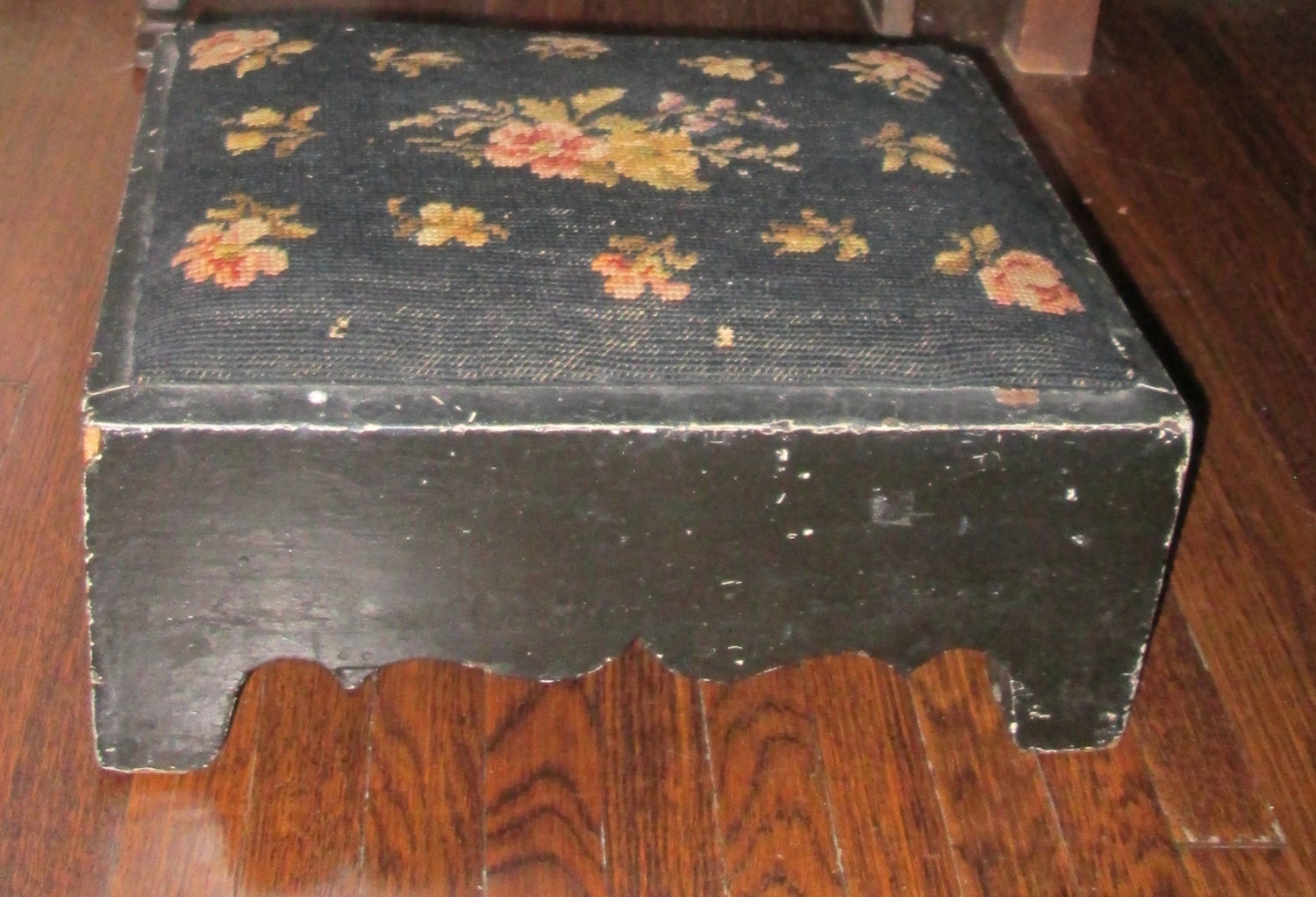 Antique Needlepoint Stool / 30s 40s Foot Stool / Black / Wood – Haute Juice