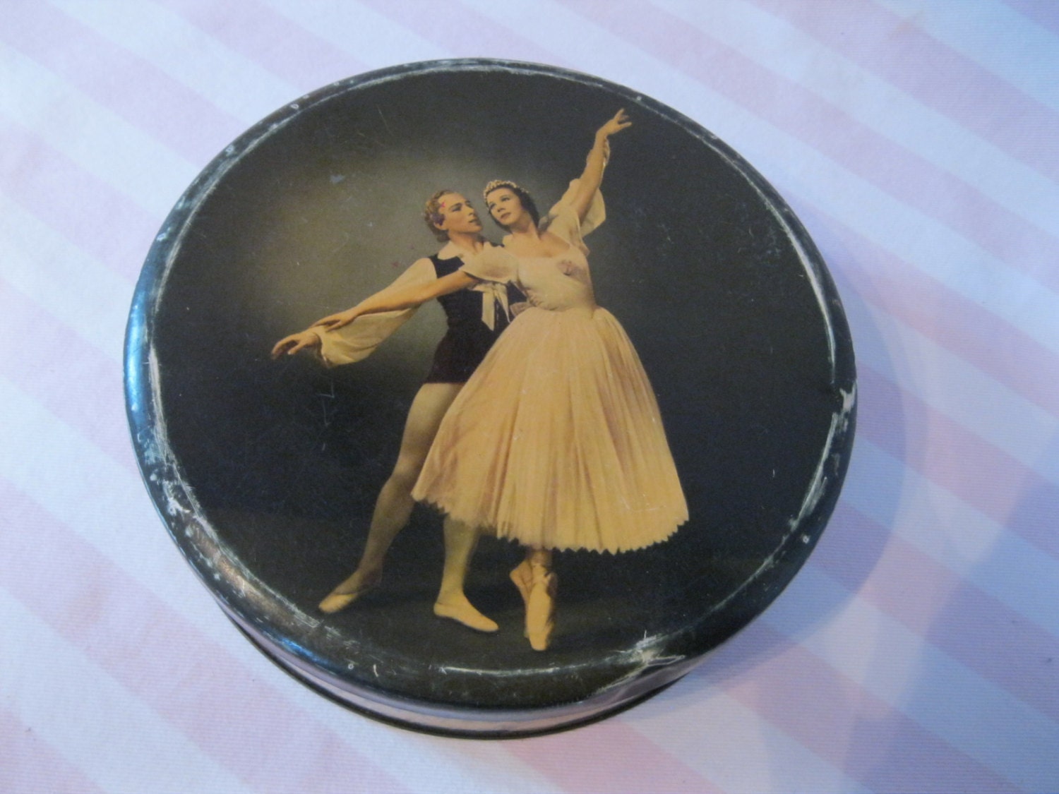 Metal box ‘Ballet Dancers’ – Haute Juice