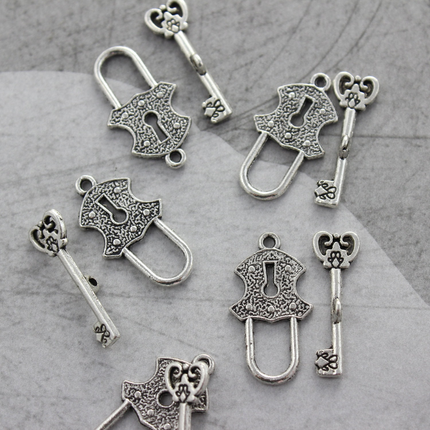 10 Set Antique Silver Lock and Key Toggle Clasp