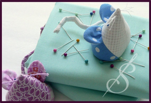 Tilly: A Mouse Pincushion Pattern by Sewnintothefabric on Etsy