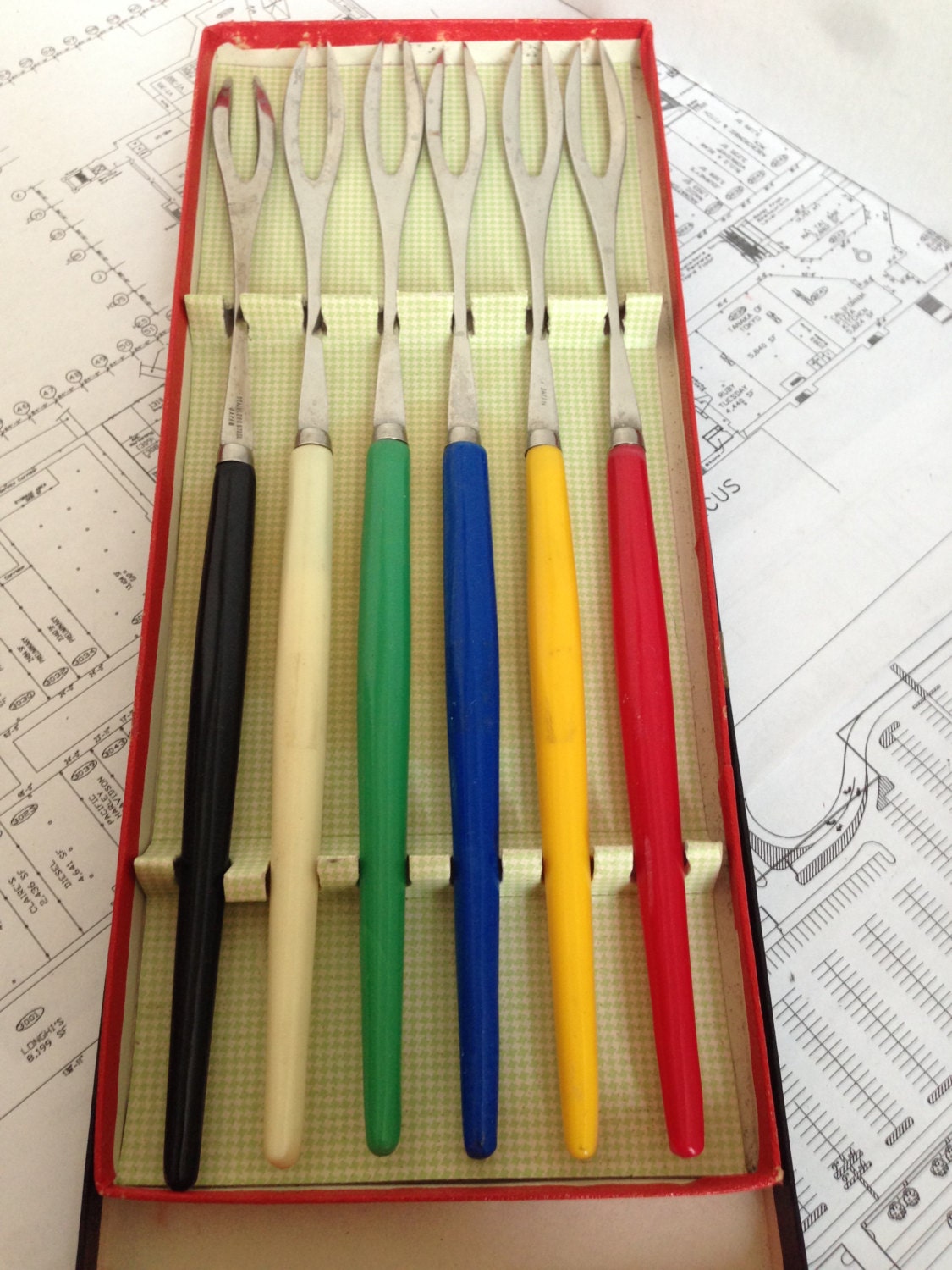Set of Vintage Plastic Colored Handle Fondue Forks – Haute Juice