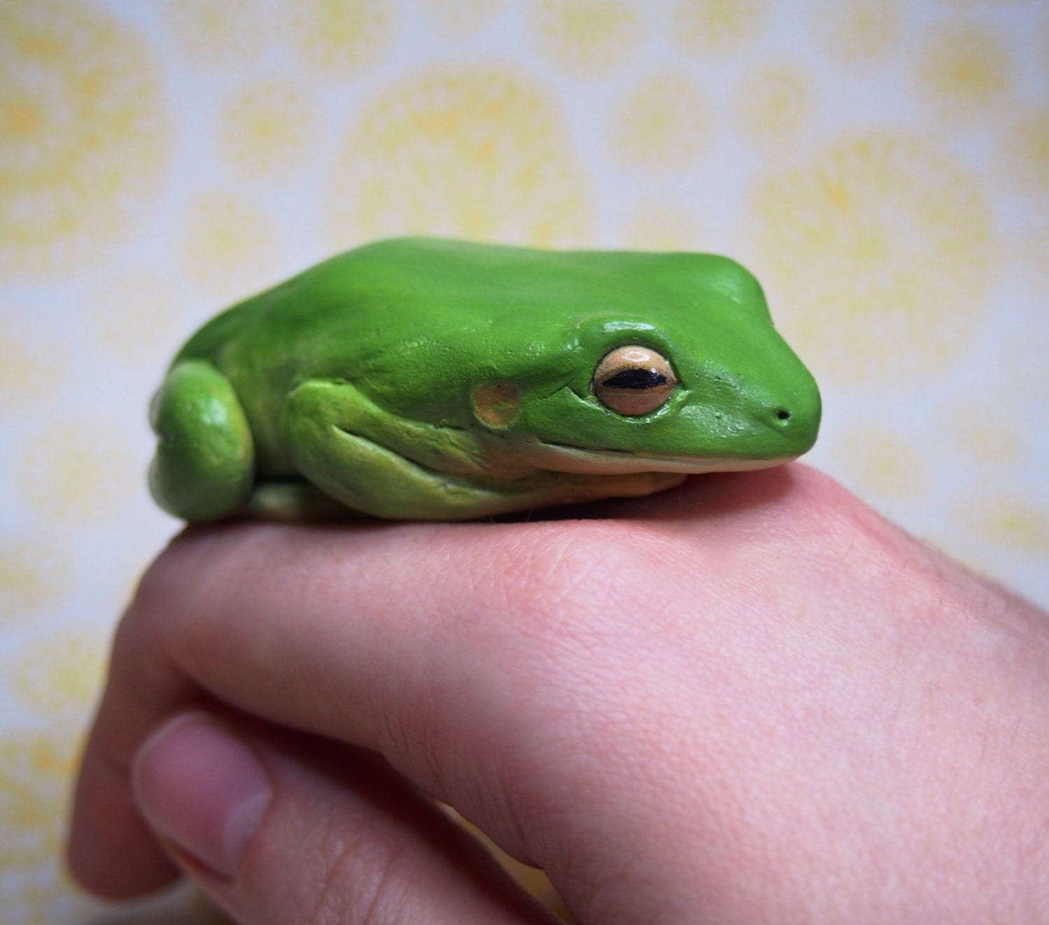 Handmade OOAK polymer clay figurine Tree frog