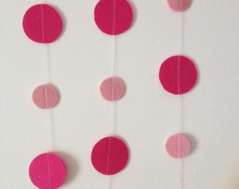 Dice felt garland D20 critical role fail or hit by Artifanhas