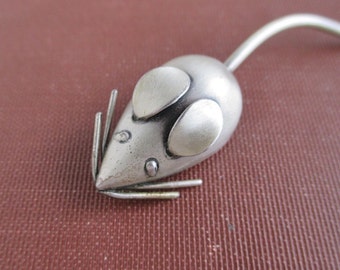 Items similar to Vintage Silver Mouse Pin / Brooch on Etsy