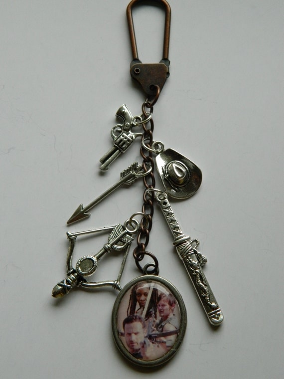 Items similar to The Walking Dead Daryl Dixon Inspired Keychain Purse ...