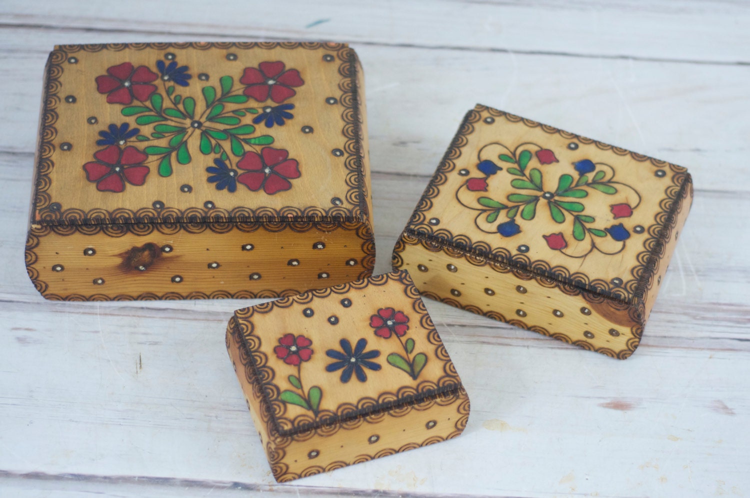 Vintage Set Of Three Wood Nesting Boxes Pyrography Wood Burned Flower ...