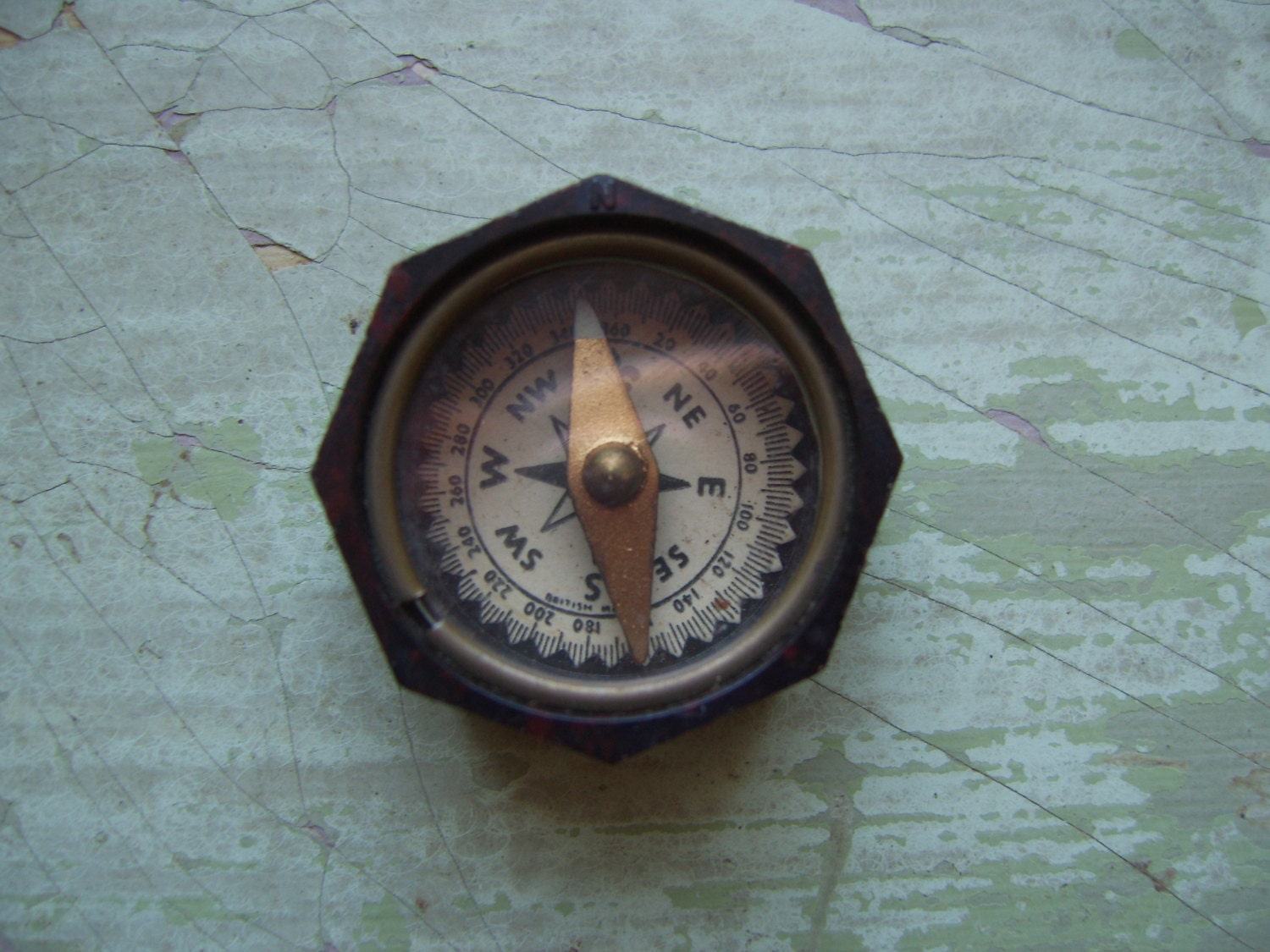 A Vintage Collectable Art Deco ‘Pathfinder’ Compass Octagonal Brown ...