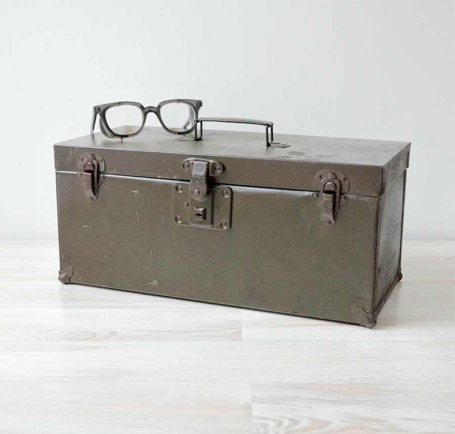 Vintage steel chest; M5 D28243 military storage chest; vintage tool box ...