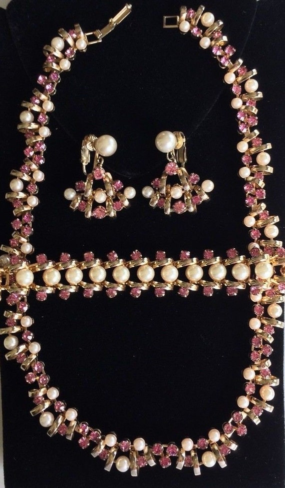 Lovely Vintage Kramer Necklace Bracelet & Earrings SetPink