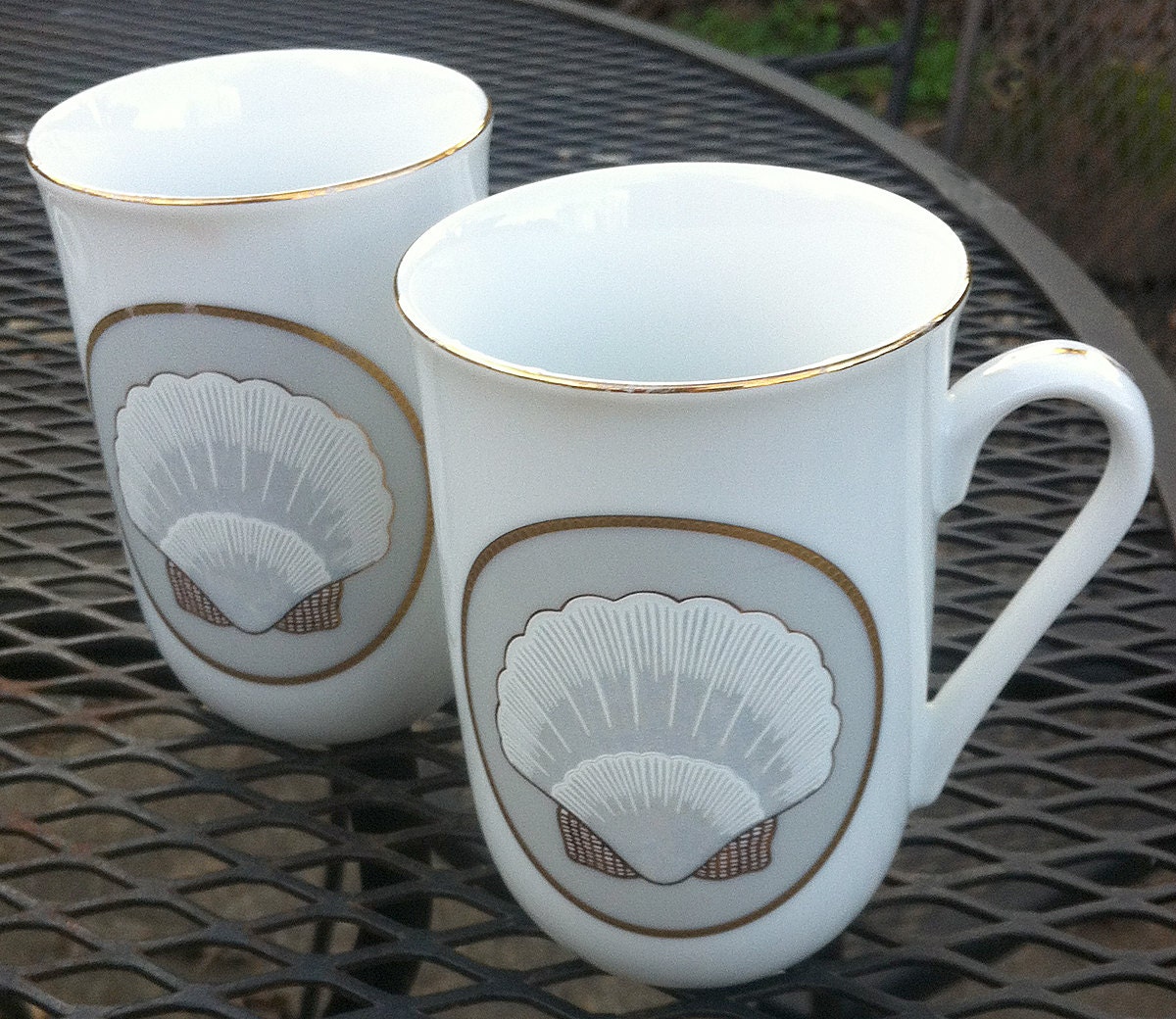 Two OTAGIRI SEASHELL Embossed Porcelain MUGS . Japan – Haute Juice