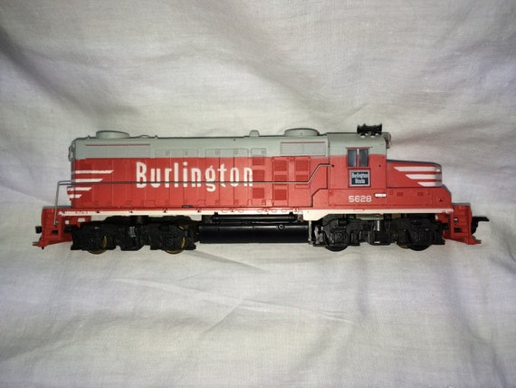 Tyco HO Scale Burlington GP20 Diesel Locomotive Mantua Tyco