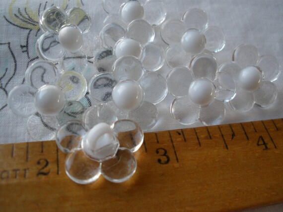 Clear Flower Shank Buttons 9 white center plastic 30L