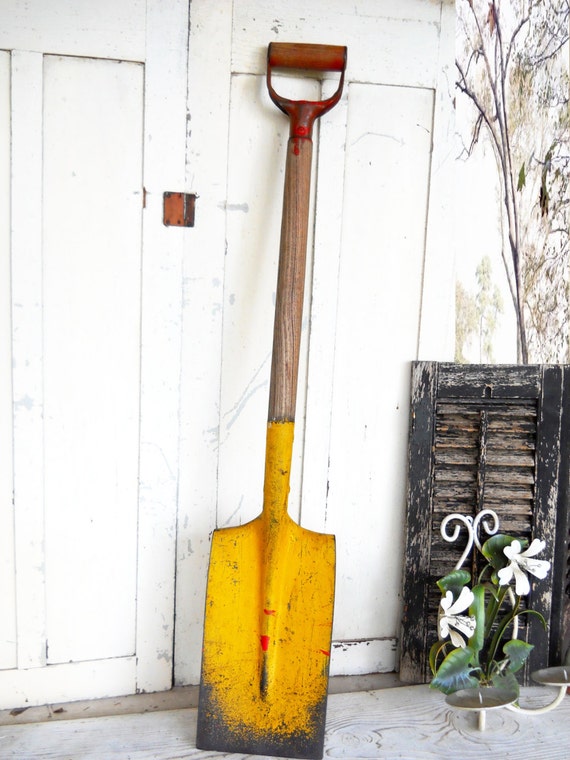 Vintage 1920s Rare Antique Ladies Childs Iron Steel Spade