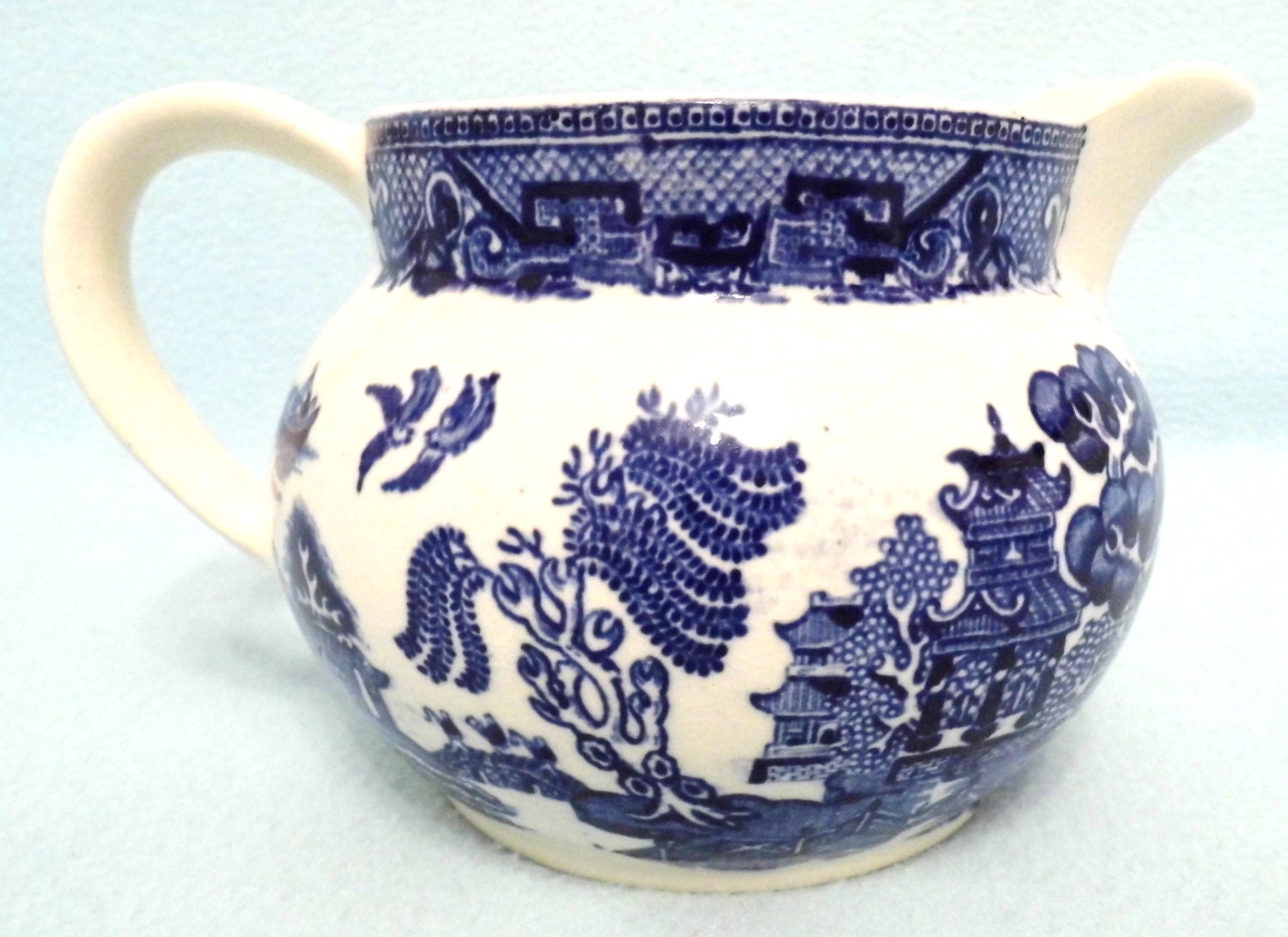 Vintage Rounded Blue and White Willow Pattern Serving Sauce/ Custard ...