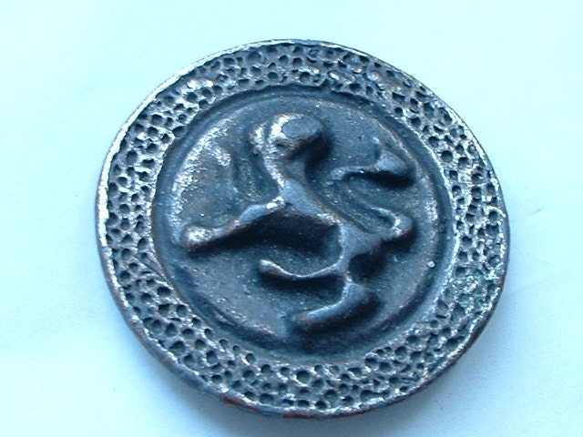 Large Georgian/ early Victorian metal button – Haute Juice