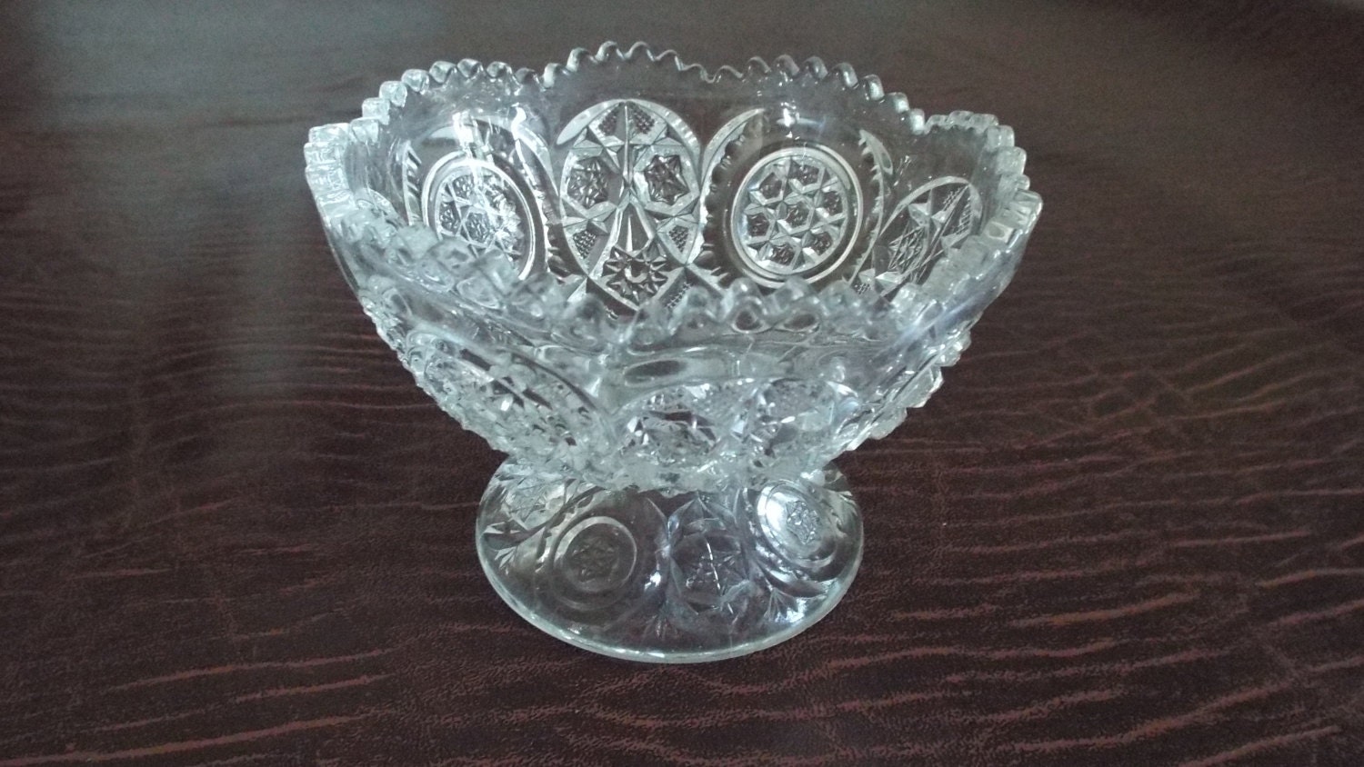 Footed Base and Serrated Top Round class bowl – Haute Juice