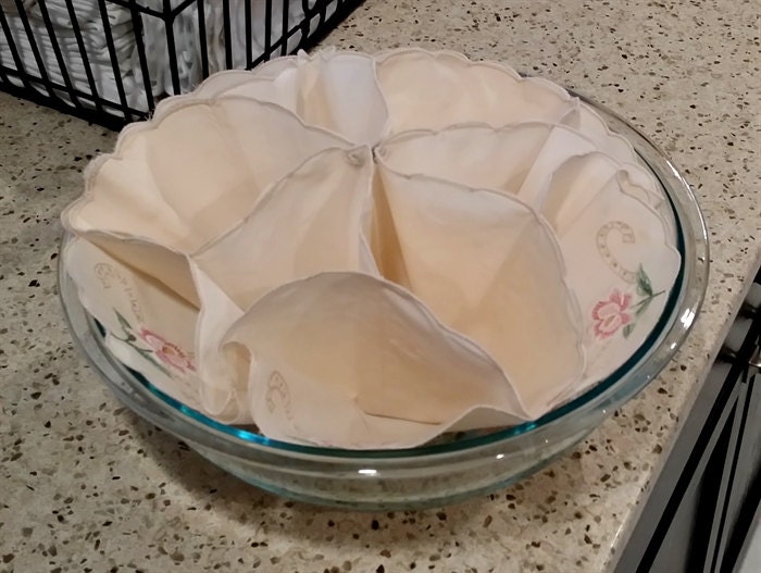 Bread 12 Bun Warmer Bread Bowl Liner Vintage Cream-colored Rolls Server ...