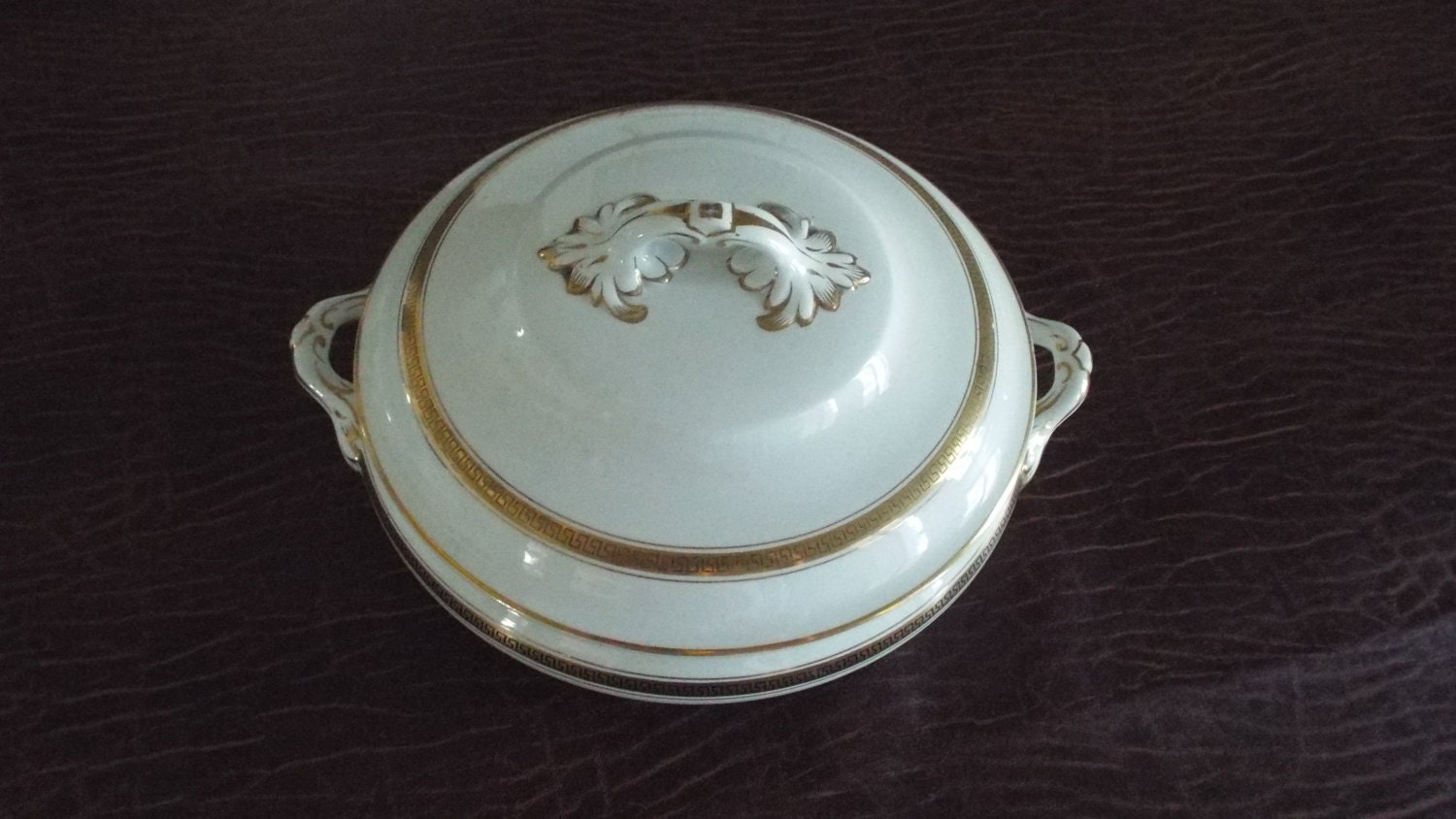 Keeling and Company Losol Ware Covered Veg/Casserole Dish – Greek Key ...