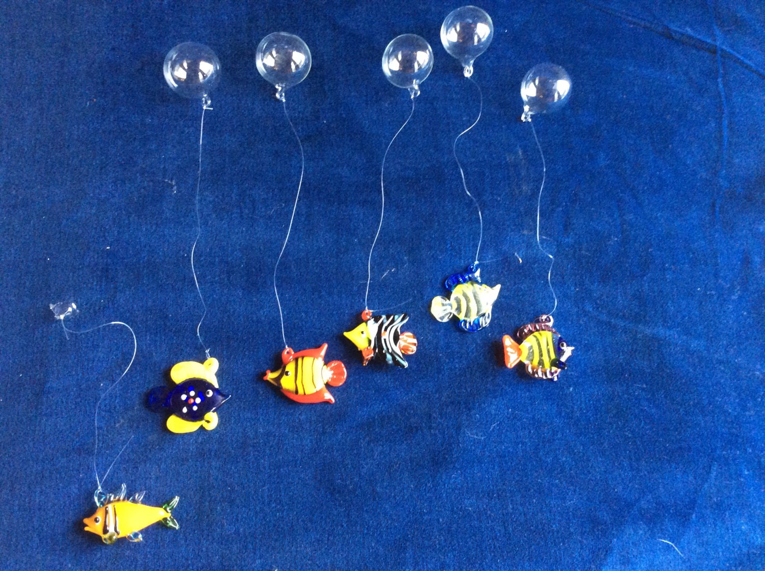Set of 5 glass fish with floating glass bubbles