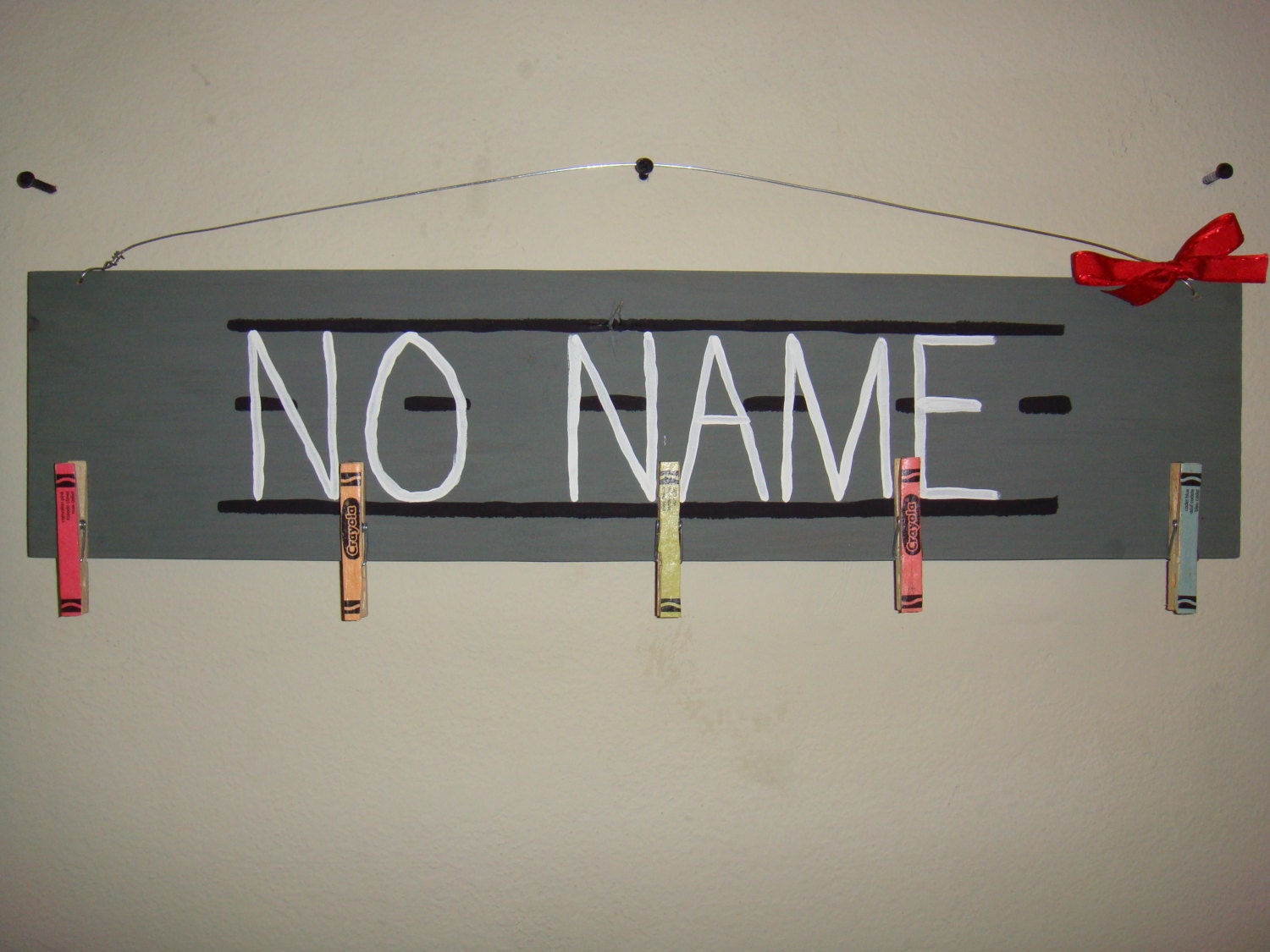 NO NAME Wooden Sign with Clips for Papers Perfect for