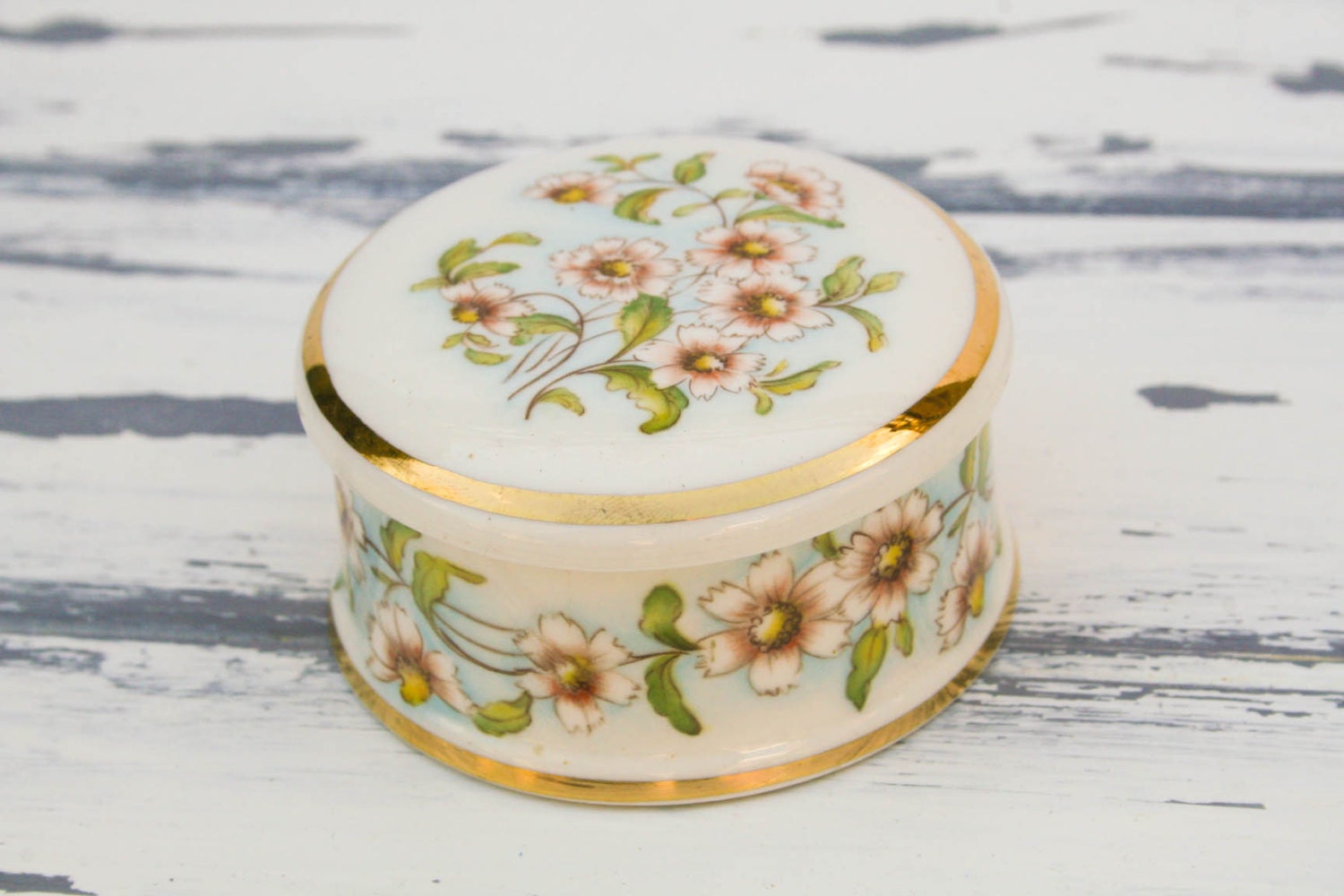 DAISY TRINKET BOX white china round trinket pot floral trinket box ...