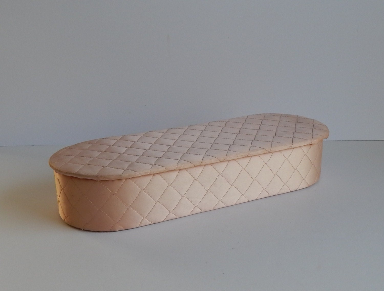 Pink Satin Hosiery Box with Lid / Quilted / Mid Century – Haute Juice